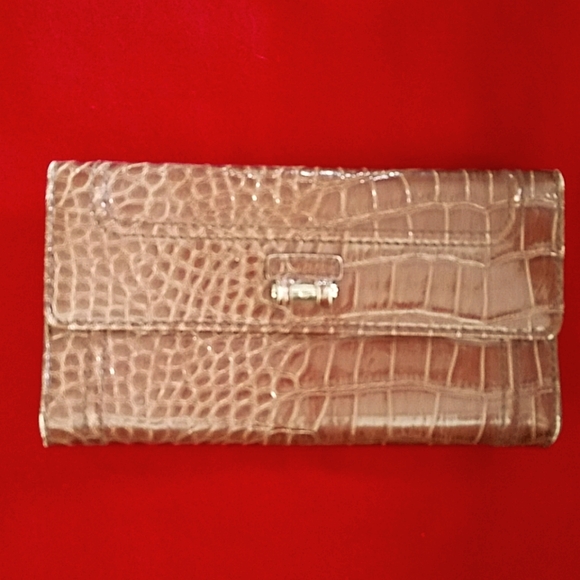 Bags | 52 Wallet | Poshmark